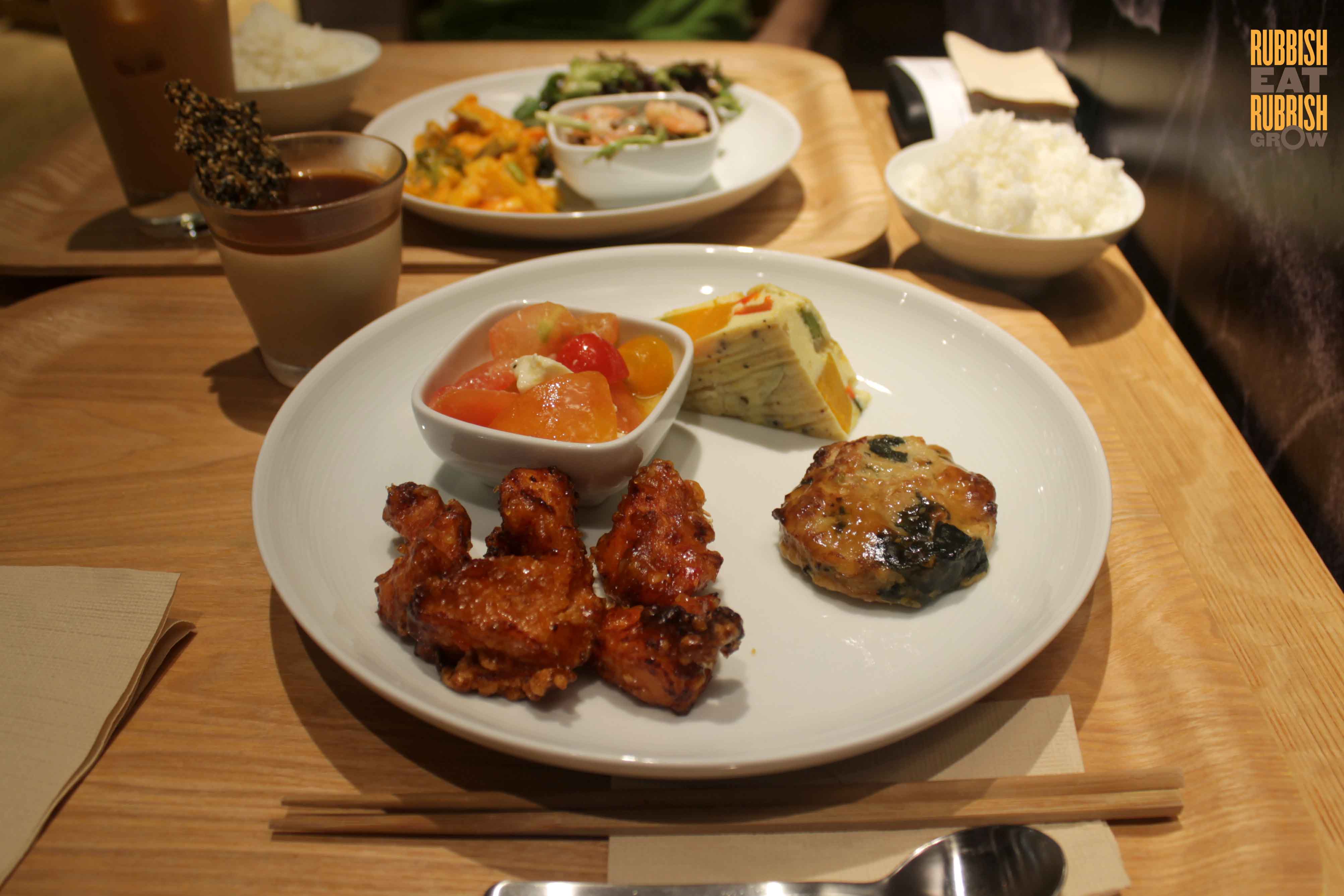 Muji Cafe, Paragon: 1 Japanese Cai Fan = 4 Singapore Cai Fan – Rubbish ...
